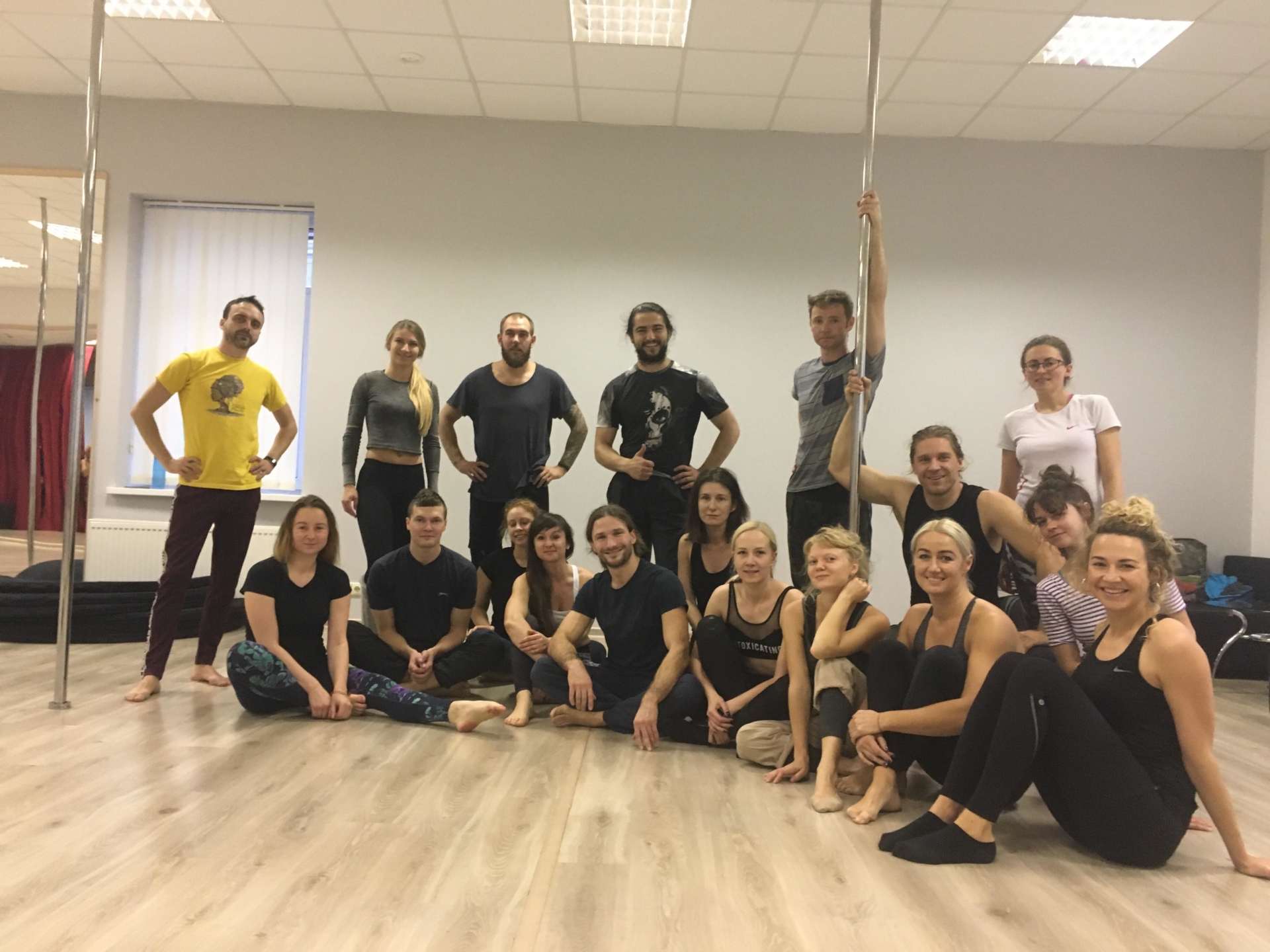 10 POLE DANCE ĮSAKYMŲ - Pole Dance Vilnius